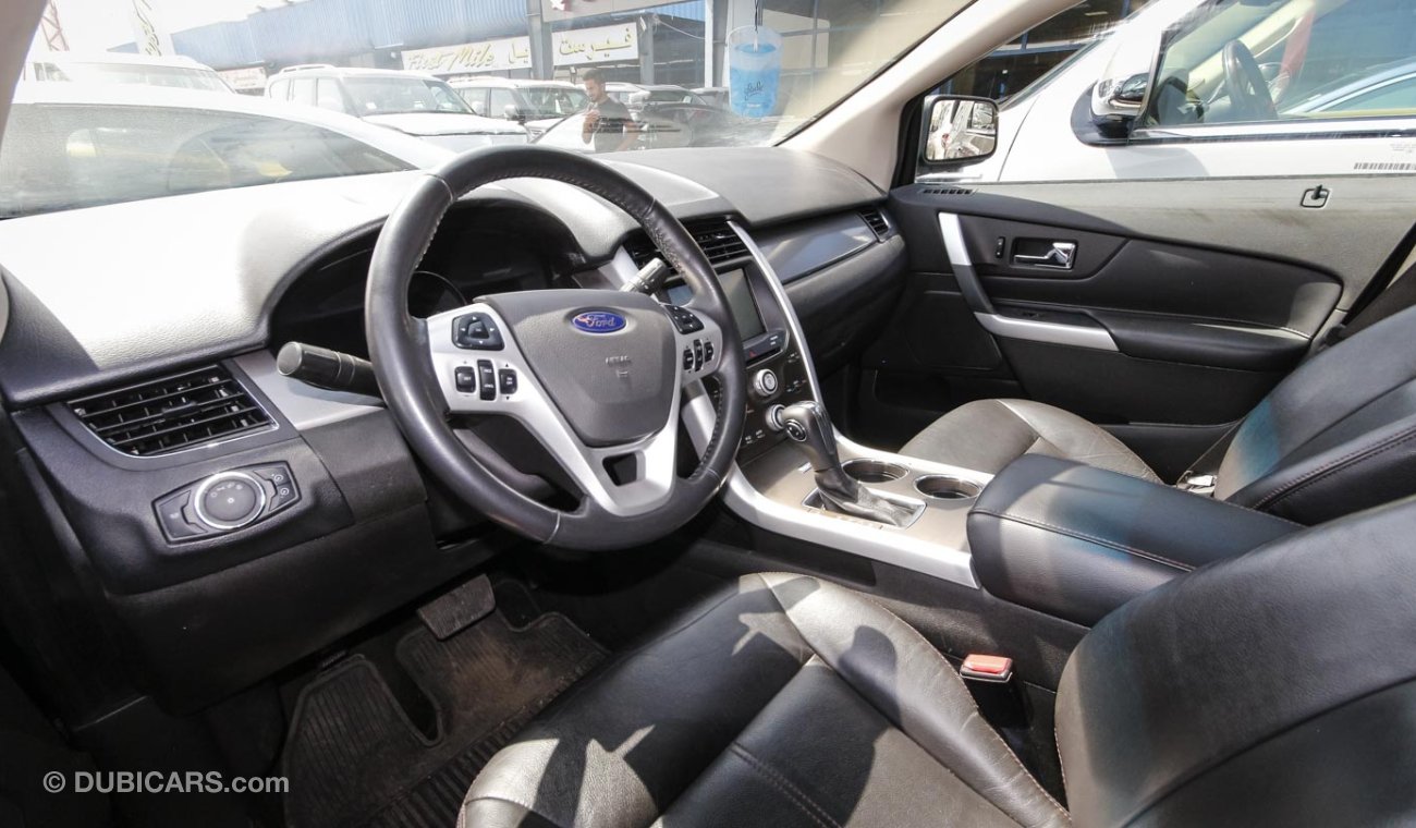 Used Ford Edge 2011 for sale in Dubai - 16377
