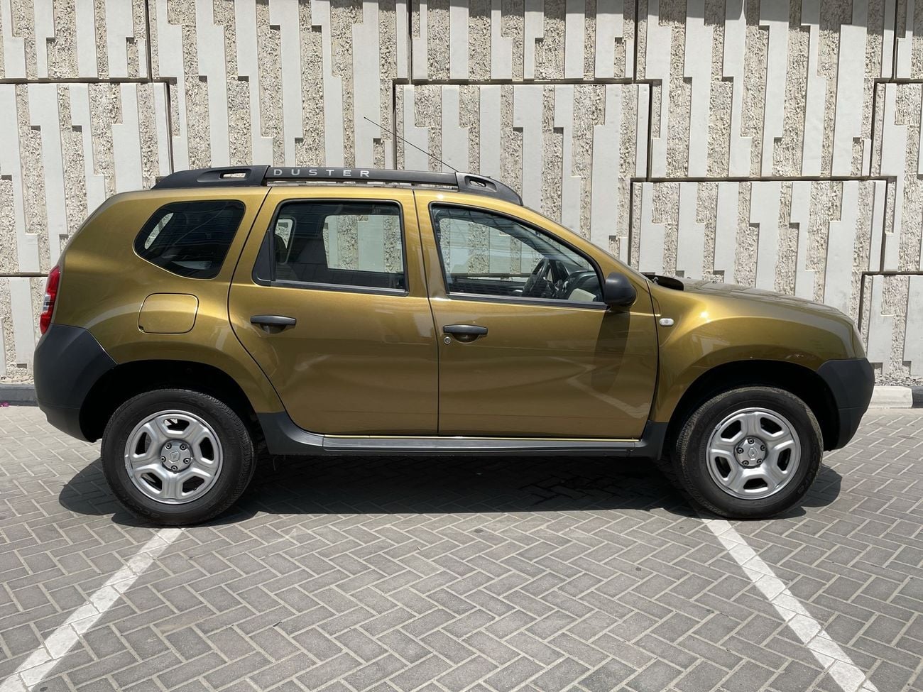 Used Renault Duster BASE 1.6 | Under Warranty | Free Insurance ...