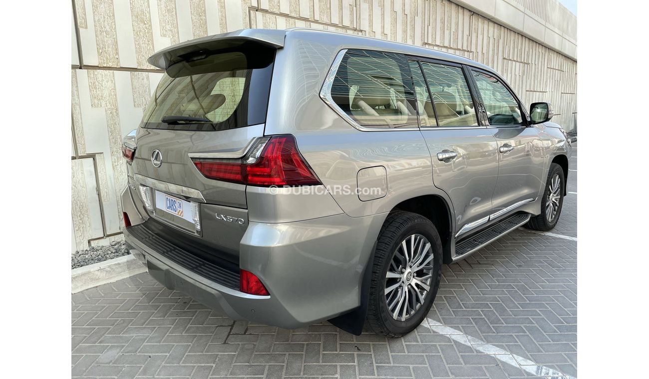 Used Lexus LX570 5700 2017 for sale in Dubai - 460859
