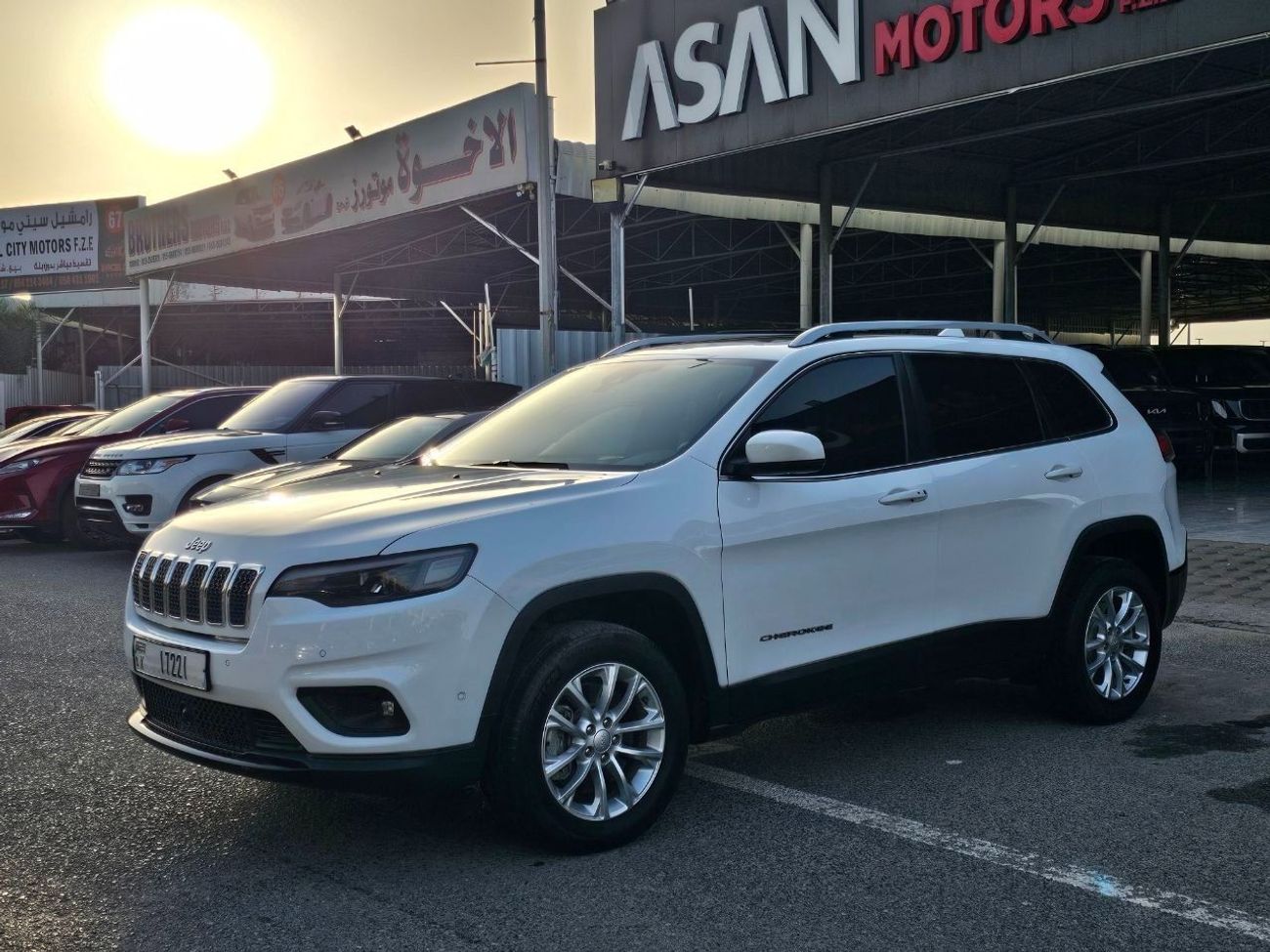 Used Jeep Cherokee Longitude 2019 for sale in Dubai - 741873