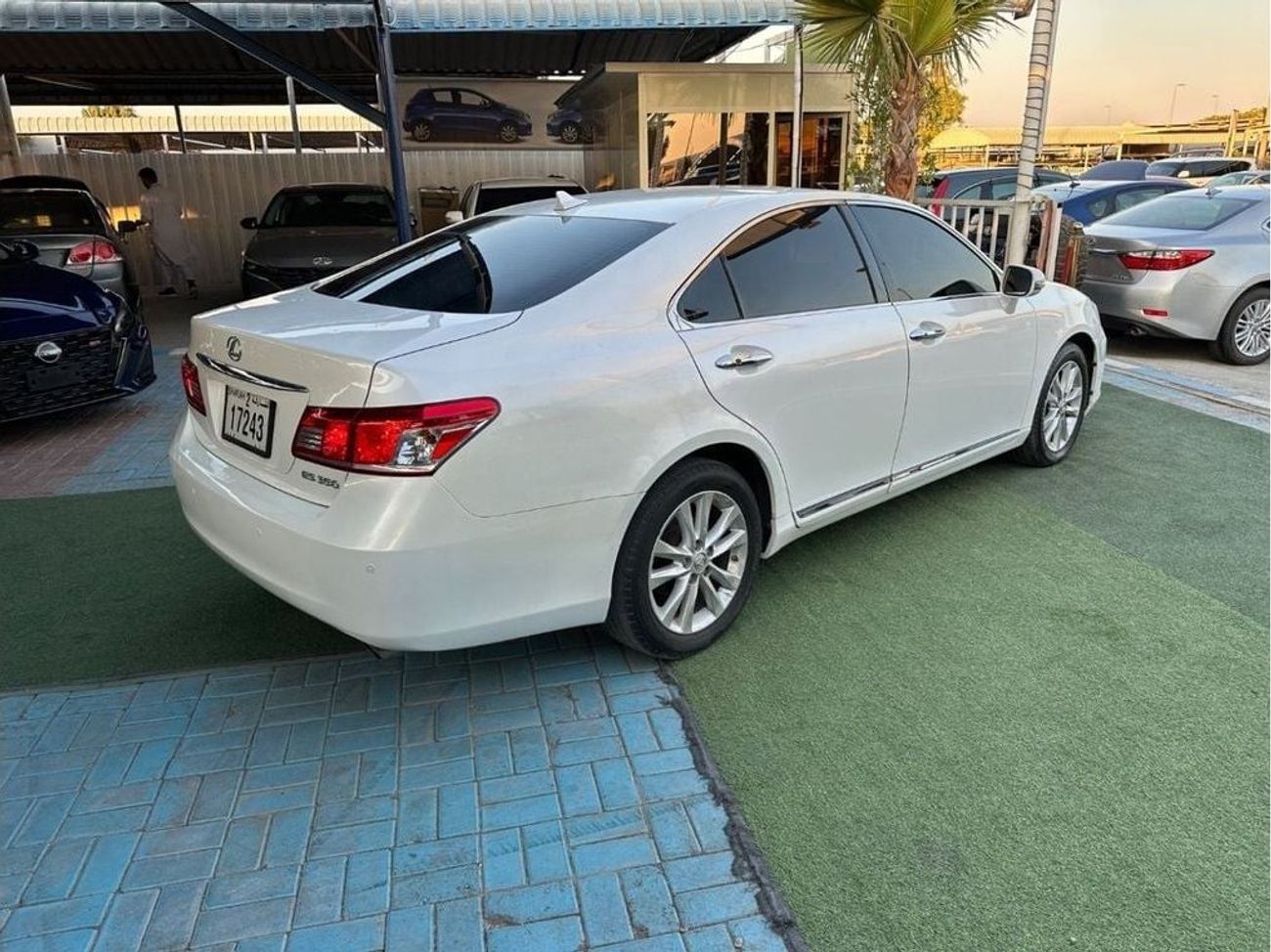 Used Lexus ES350 Platinum 3.5L 2012 for sale in Dubai - 824025