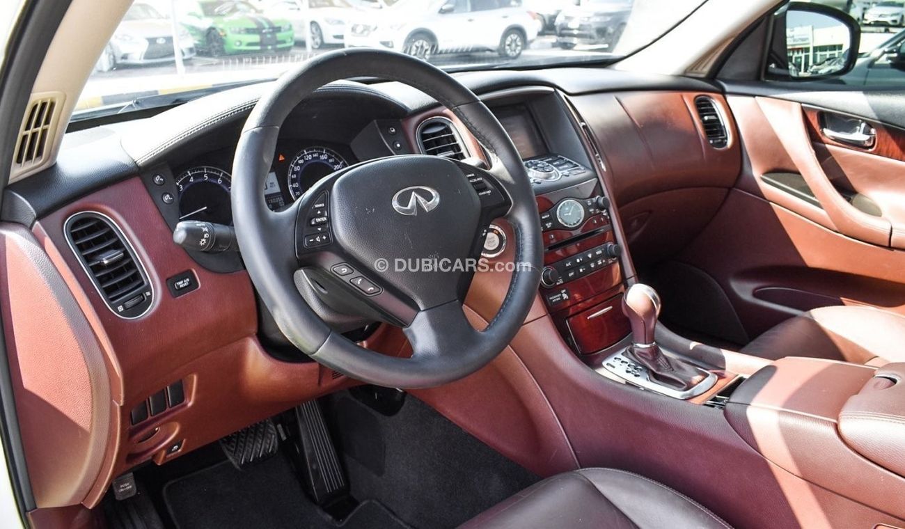 Used Infiniti QX50 2015 for sale in Dubai - 690818