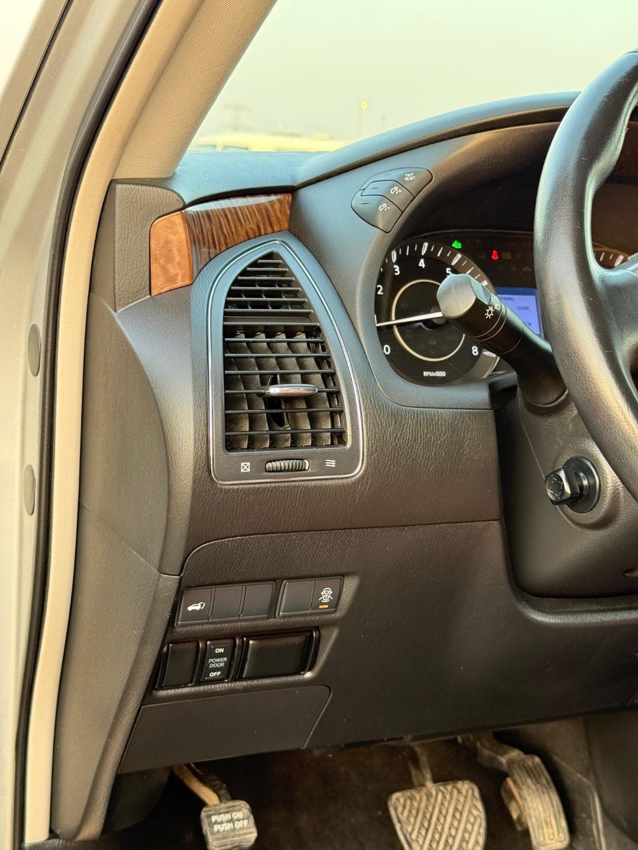 Used Nissan Armada SV 2020 2020 for sale in Dubai - 900120