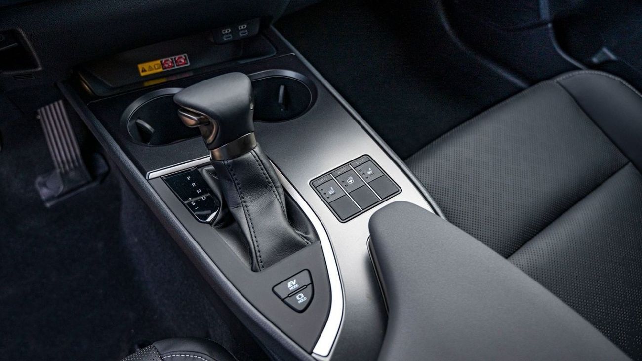 New Lexus UX250h 2.0L HYBRID - WHITE: SUNROOF, HUD, WIRELESS CHARGER ...