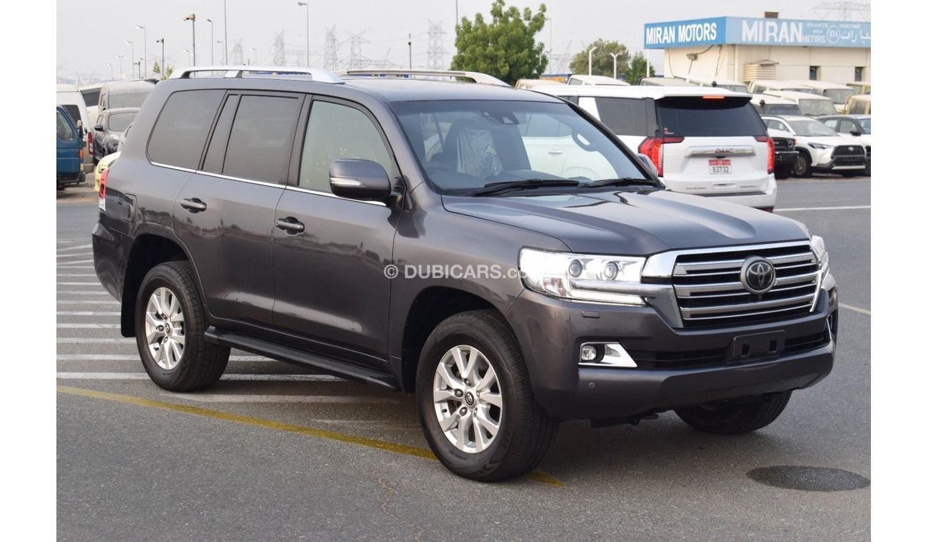 Used Toyota Land Cruiser VXR 2018 for sale in Dubai - 768524