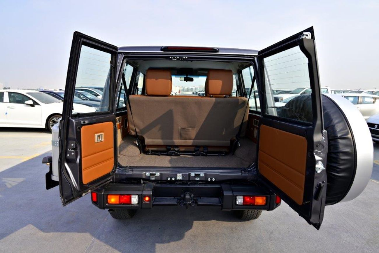 New Toyota Land Cruiser Hard Top 71 LX-Z 2.8L 4WD AUTOMATIC 2024 for sale in Dubai - 729734