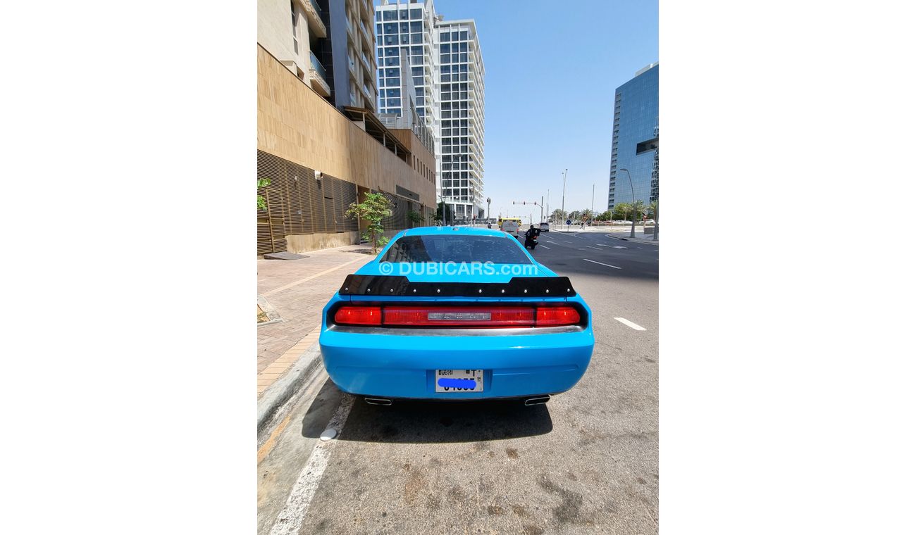 Used Dodge Challenger Sxt 2012 for sale in Abu Dhabi - 610854