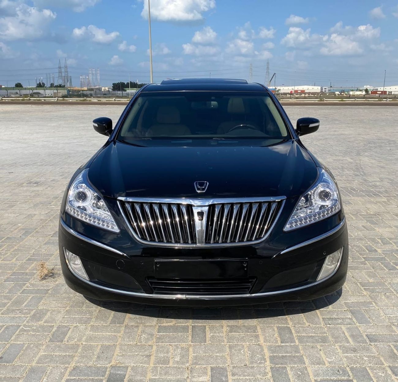 Used Hyundai Equus Good condition car 2011 for sale in Dubai - 701286