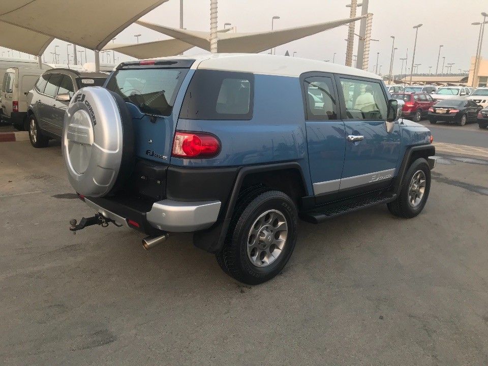 Used Toyota FJ Cruiser 2012 for sale in Sharjah - 178381