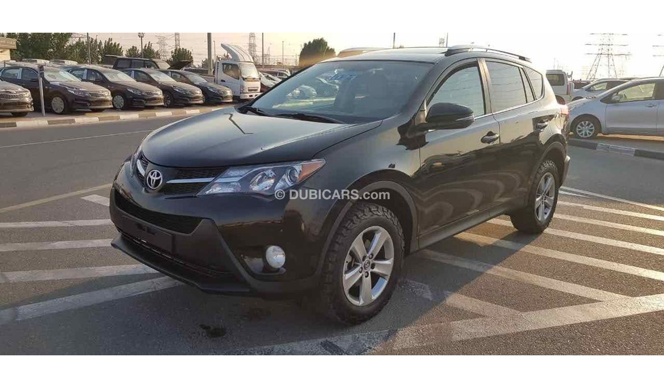 Used Toyota RAV4 2015 for sale in Dubai - 211704