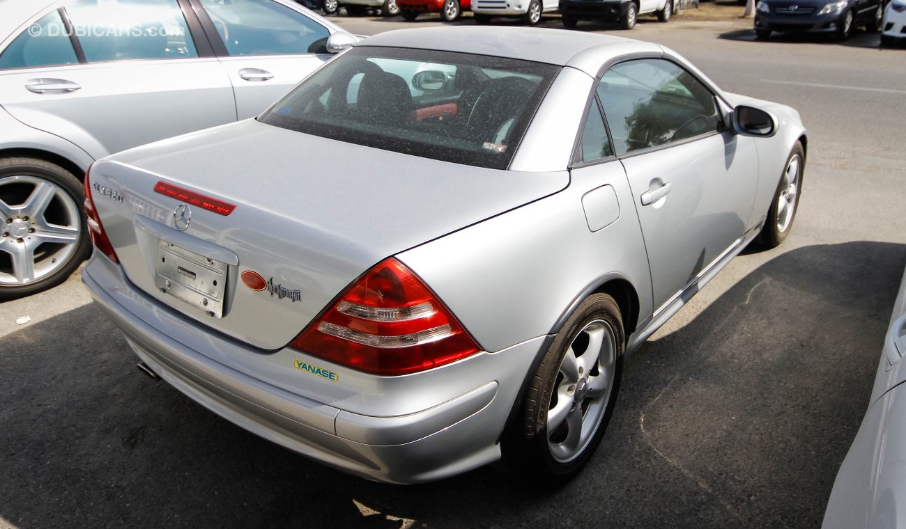 مستعملة مرسيدس بنز SLK 320 2002 للبيع في دبي - 80764