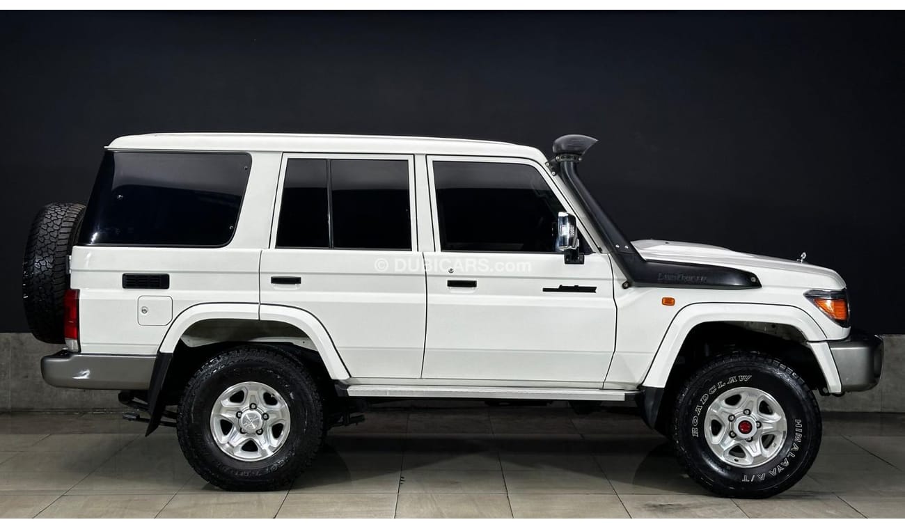 Used Toyota Land Cruiser Hard Top 2015 for sale in Dubai - 757850