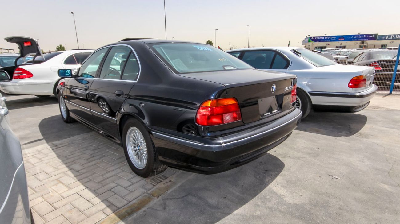Used BMW 528 I 1997 for sale in Dubai - 19137