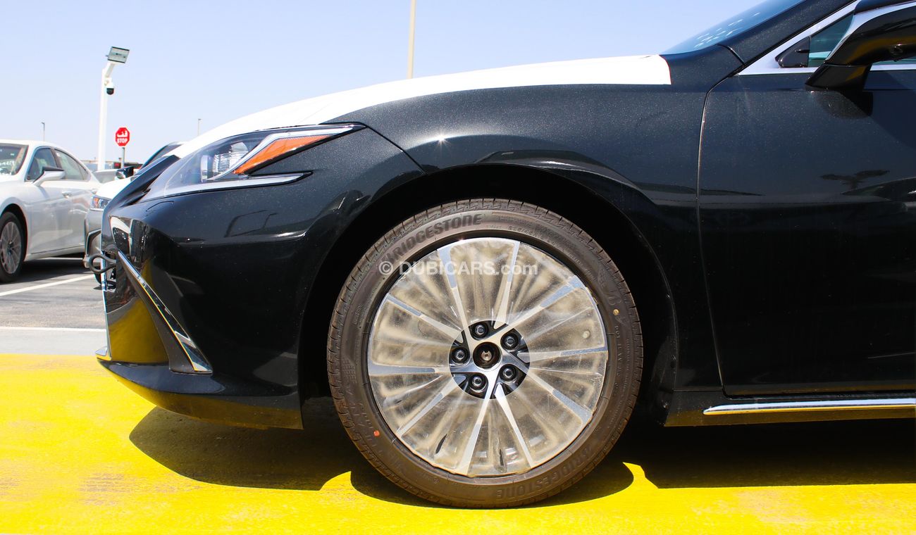 New Lexus ES350 2022 for sale in Dubai - 543436
