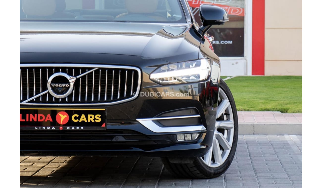 Used Volvo S90 90 2018 for sale in Dubai - 581815
