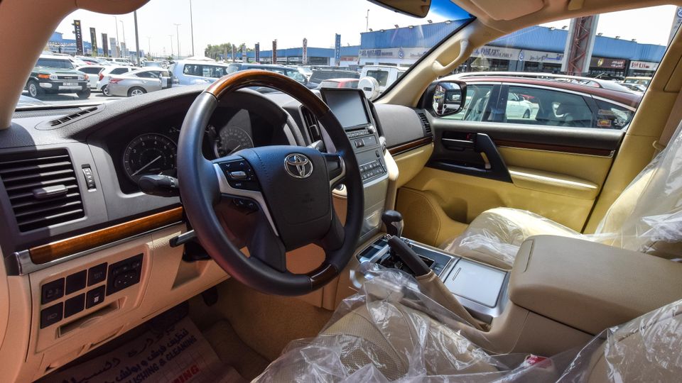 Used Toyota Land Cruiser GXR 2016 for sale in Dubai - 159919