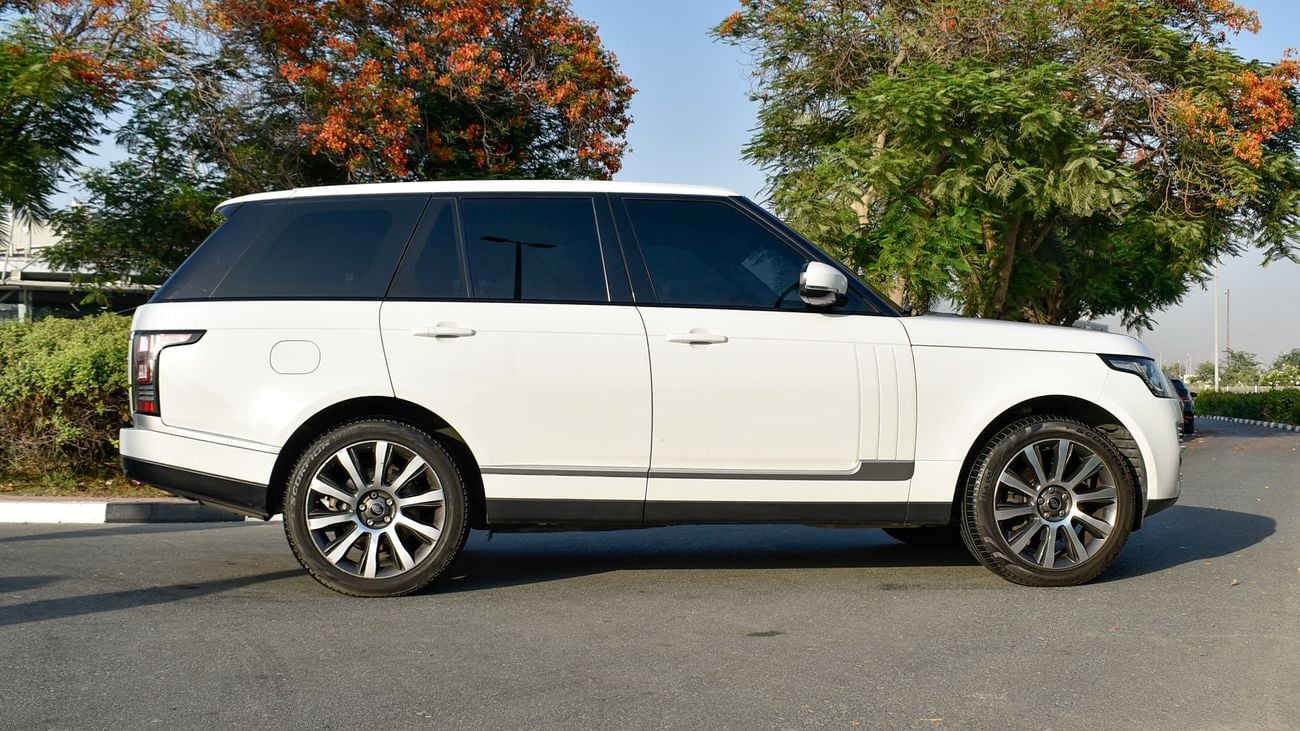 Used Land Rover Range Rover HSE 2014 for sale in Dubai - 746942