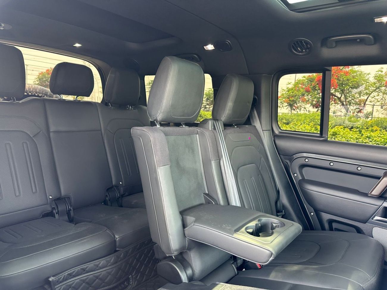 Used 130 SE P400 X Dynamic (7 Seater) Land Rover Defender 130x / 2023 ...