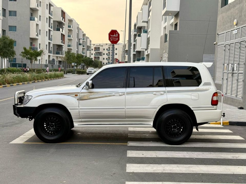 Used TOYOTA LAND CRUISER GXR PETROL 4X4 2007 for sale in Dubai - 828206