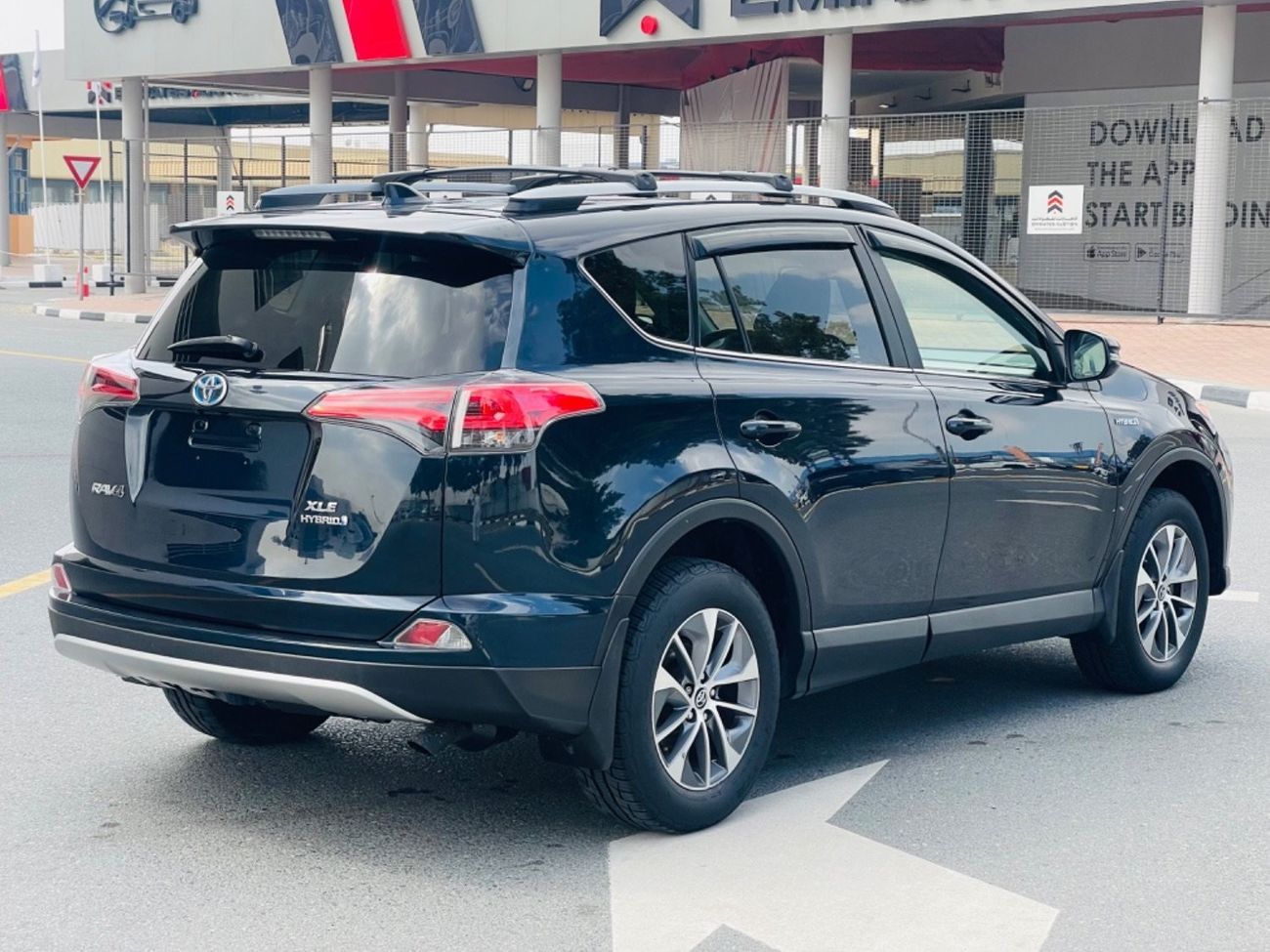 Used Toyota RAV4 Platinum Hybrid AWD full option 2017 for sale in Dubai ...