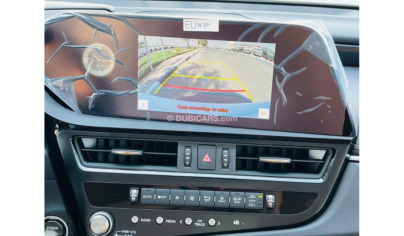 New Lexus ES 300 2.5L HYBRID 2023 for sale in Dubai - 670595