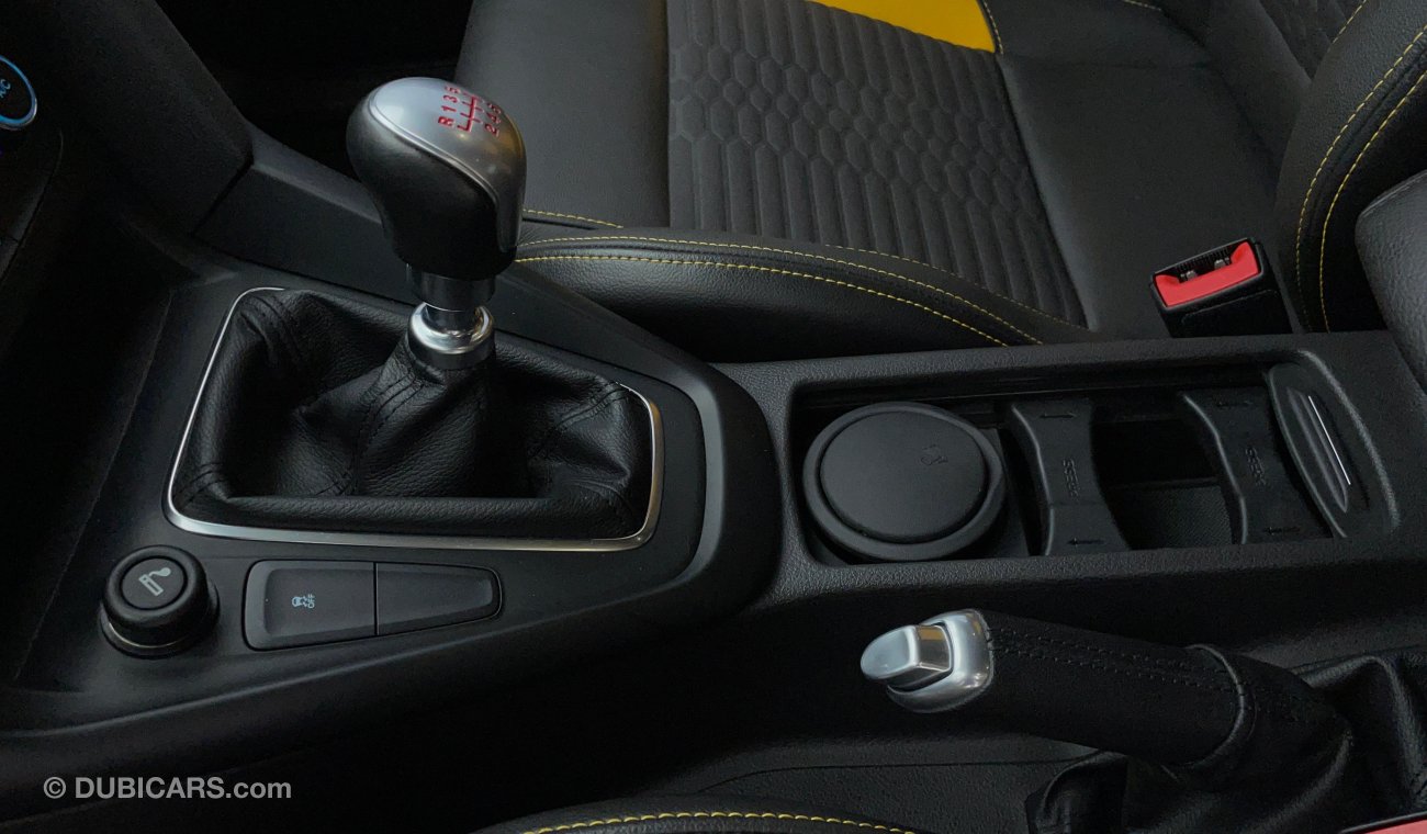 Used Ford Focus ST 2000 2018 for sale in Dubai - 472717
