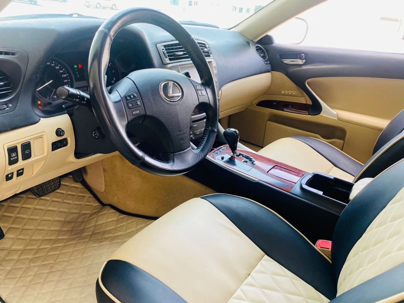 Used Lexus IS300 Good condition car GCC 2007 for sale in Dubai - 741236