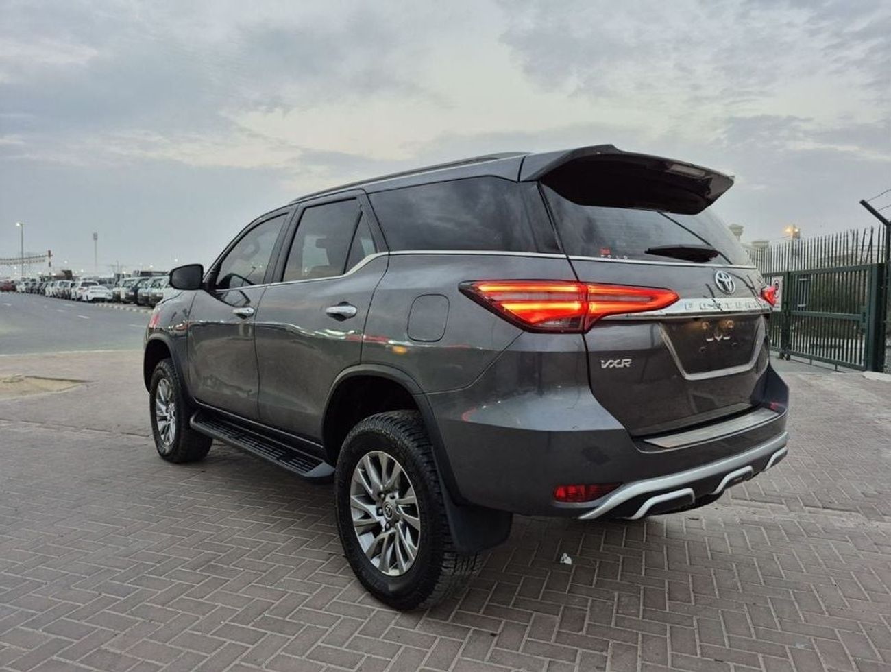 Used Toyota Fortuner VXR 4.0L (278 HP) 2022 for sale in Dubai - 832257