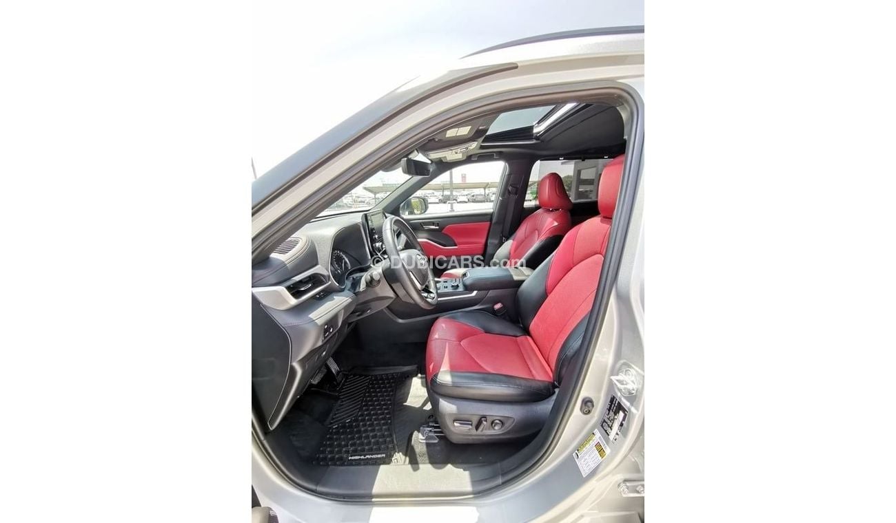 Used Toyota Highlander XSE - 2022- Silver 2022 for sale in Sharjah - 636075