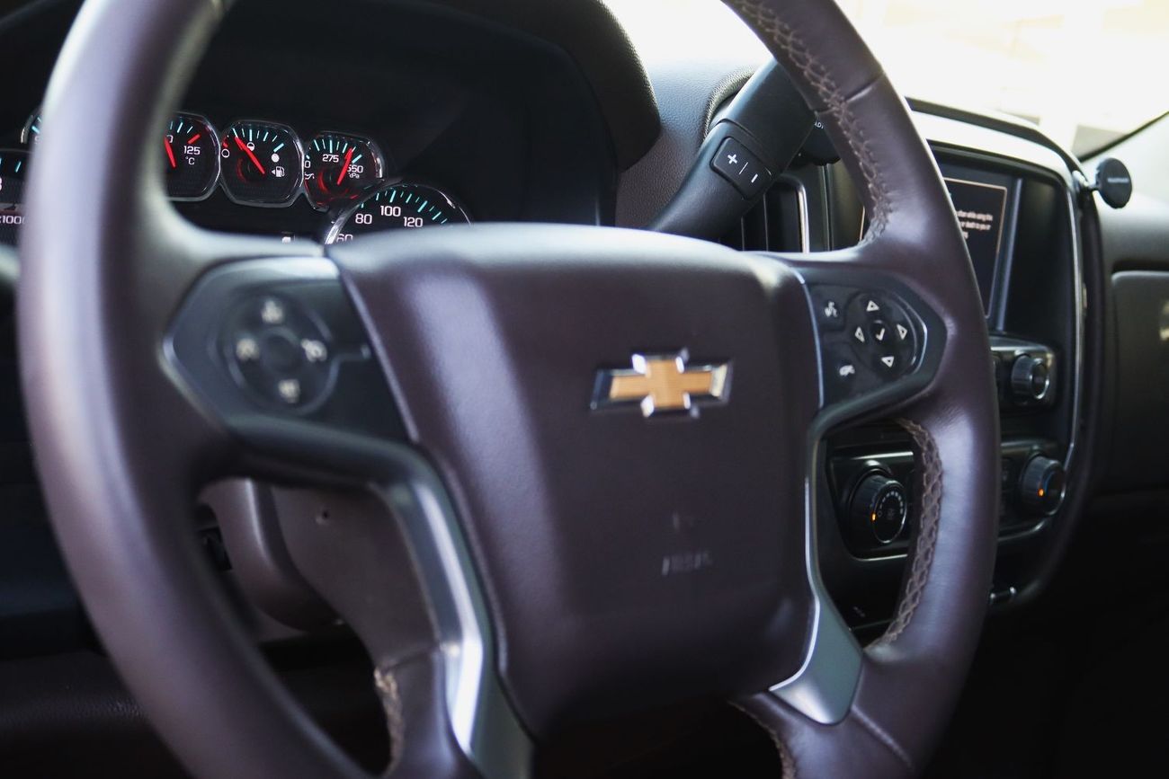 Used Chevrolet Silverado LT2 Z71 2018 for sale in Sharjah - 707534