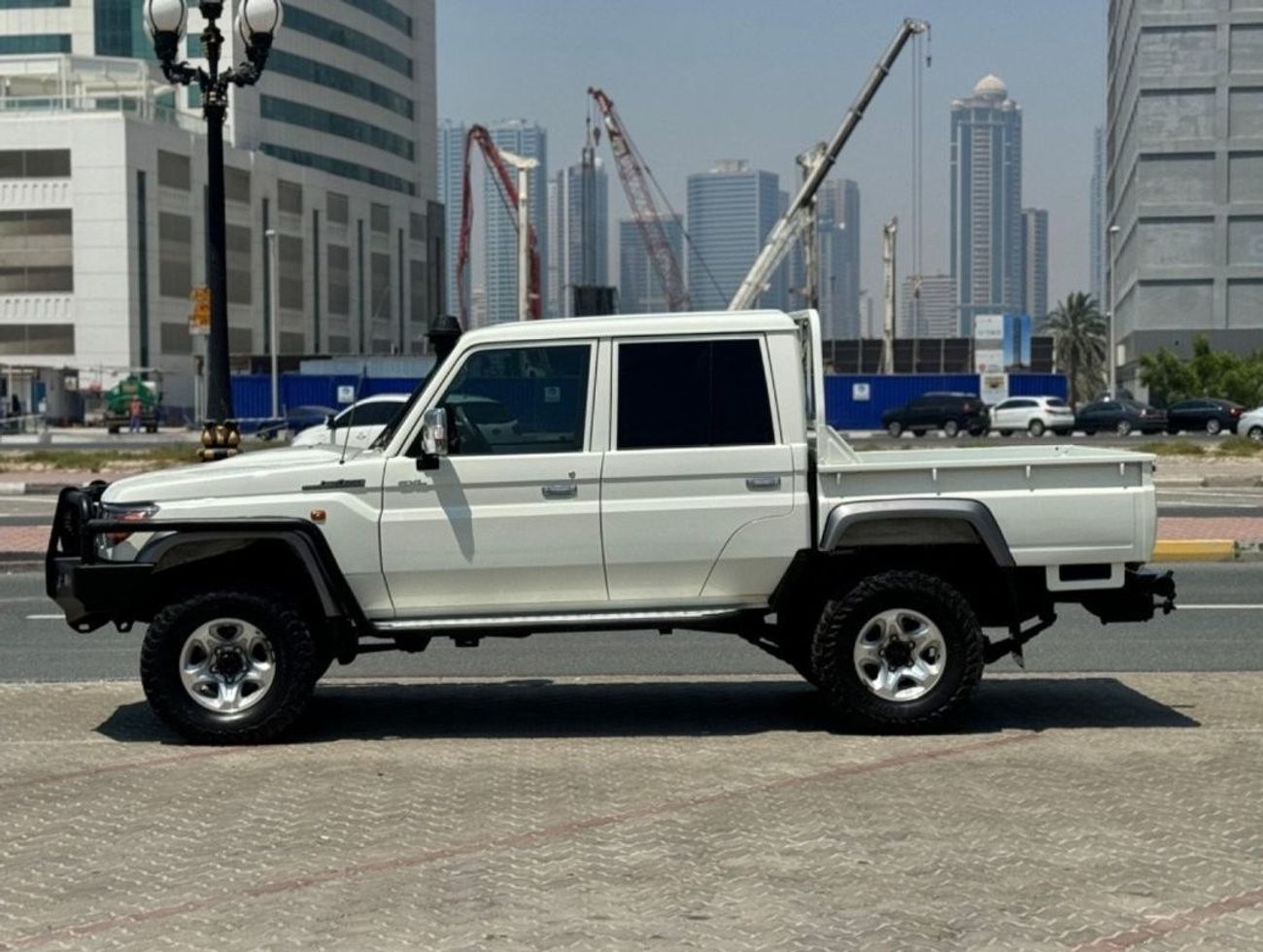 Used Toyota Land Cruiser 2015 for sale in Dubai - 765842