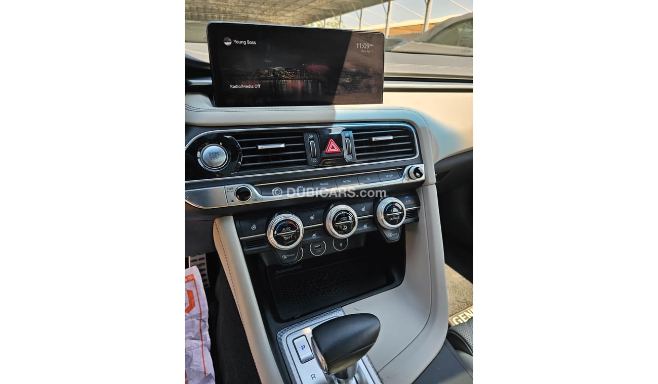 Used Genesis G70 2023 for sale in Dubai - 663475