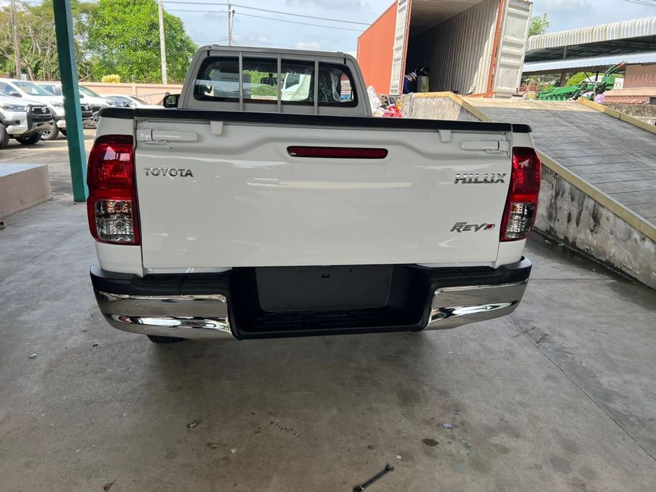 New Toyota Hilux RHD 2.8 DIESEL 4X4 AUTO 2023 for sale in Dubai - 772904