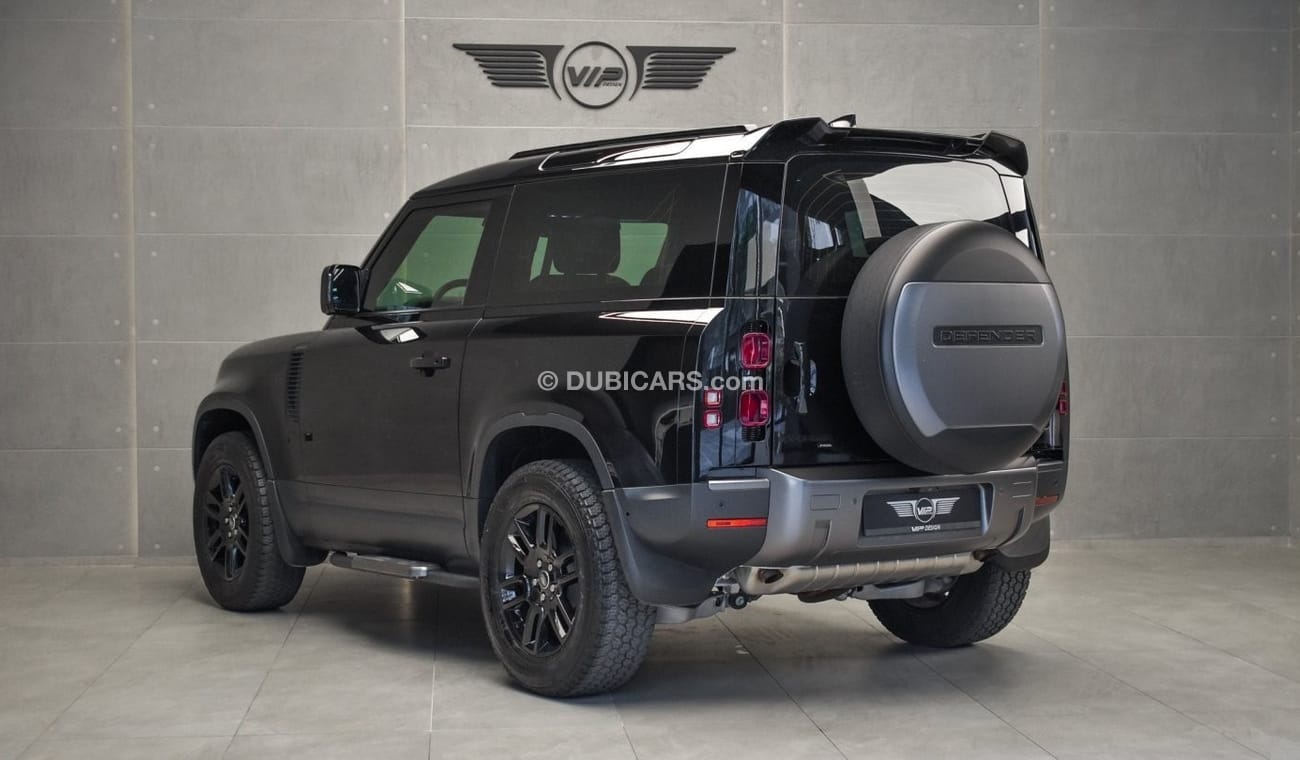 Used Land Rover Defender 2022 for sale in Dubai - 686145