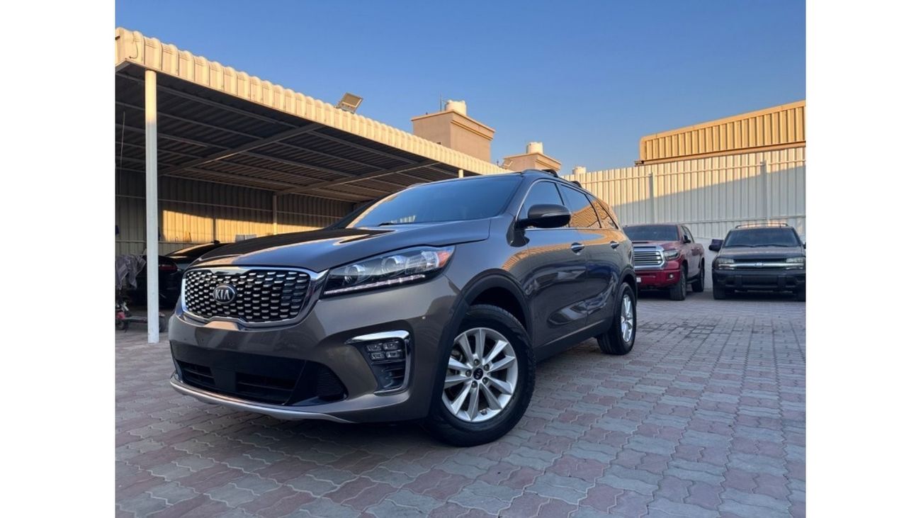 Used Kia Sorento 2020 for sale in Dubai - 701348