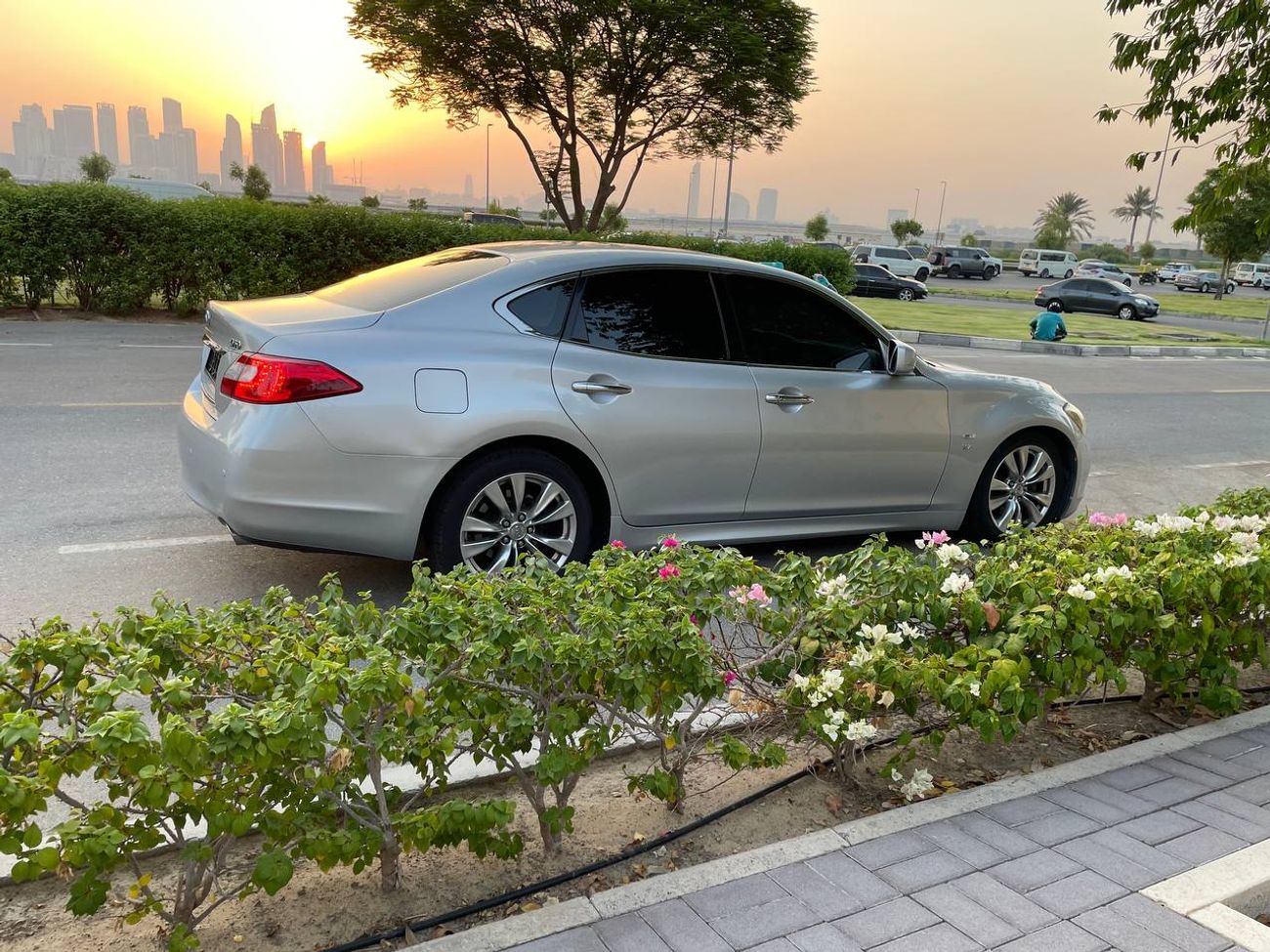Used Infiniti Q70 Luxury 3.7L 2015 for sale in Dubai - 870992