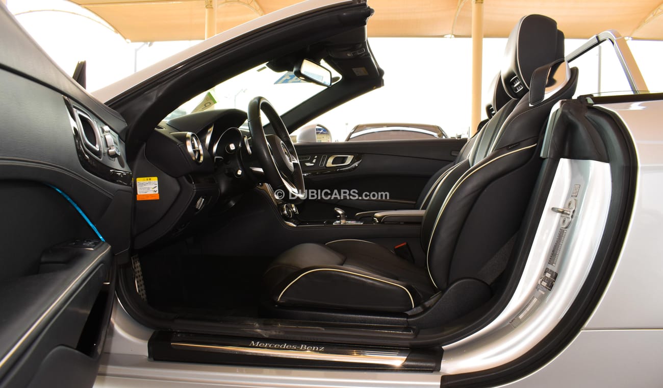 Used Mercedes-Benz SL 400 2017 for sale in Dubai - 545666