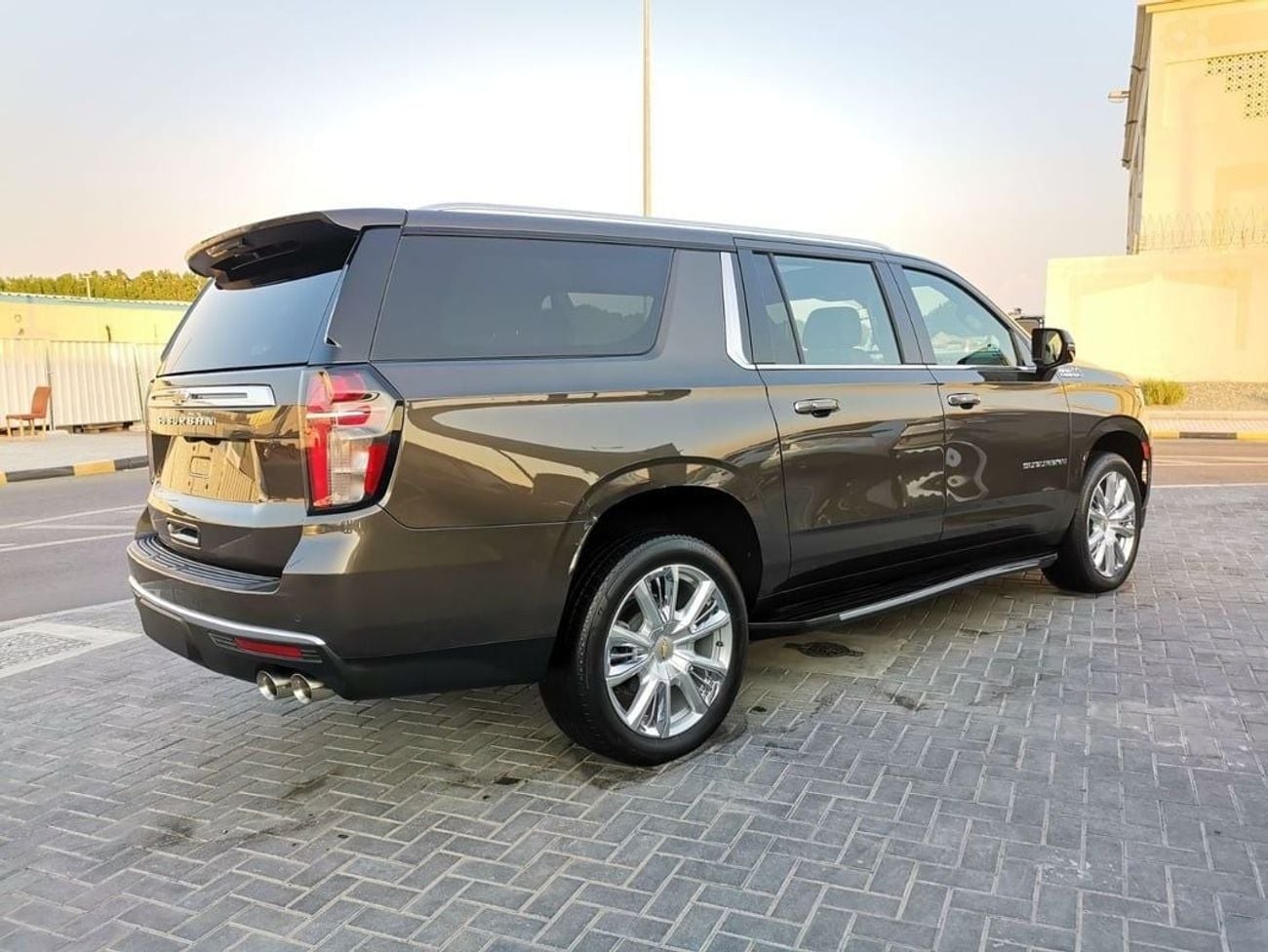 Used Chevrolet Suburban Chevrolet High Country Suburban - 2021 - Dark ...