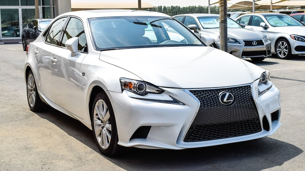 Used Lexus IS250 2015 for sale in Dubai - 262343