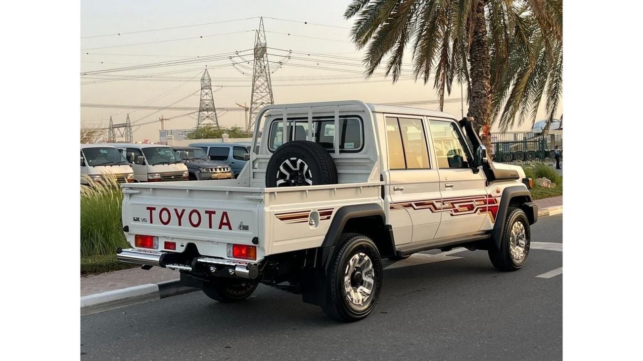 New Toyota Land Cruiser Pick Up LC79 DC FULL A/T PICKUP 2024 for sale in Dubai - 747603