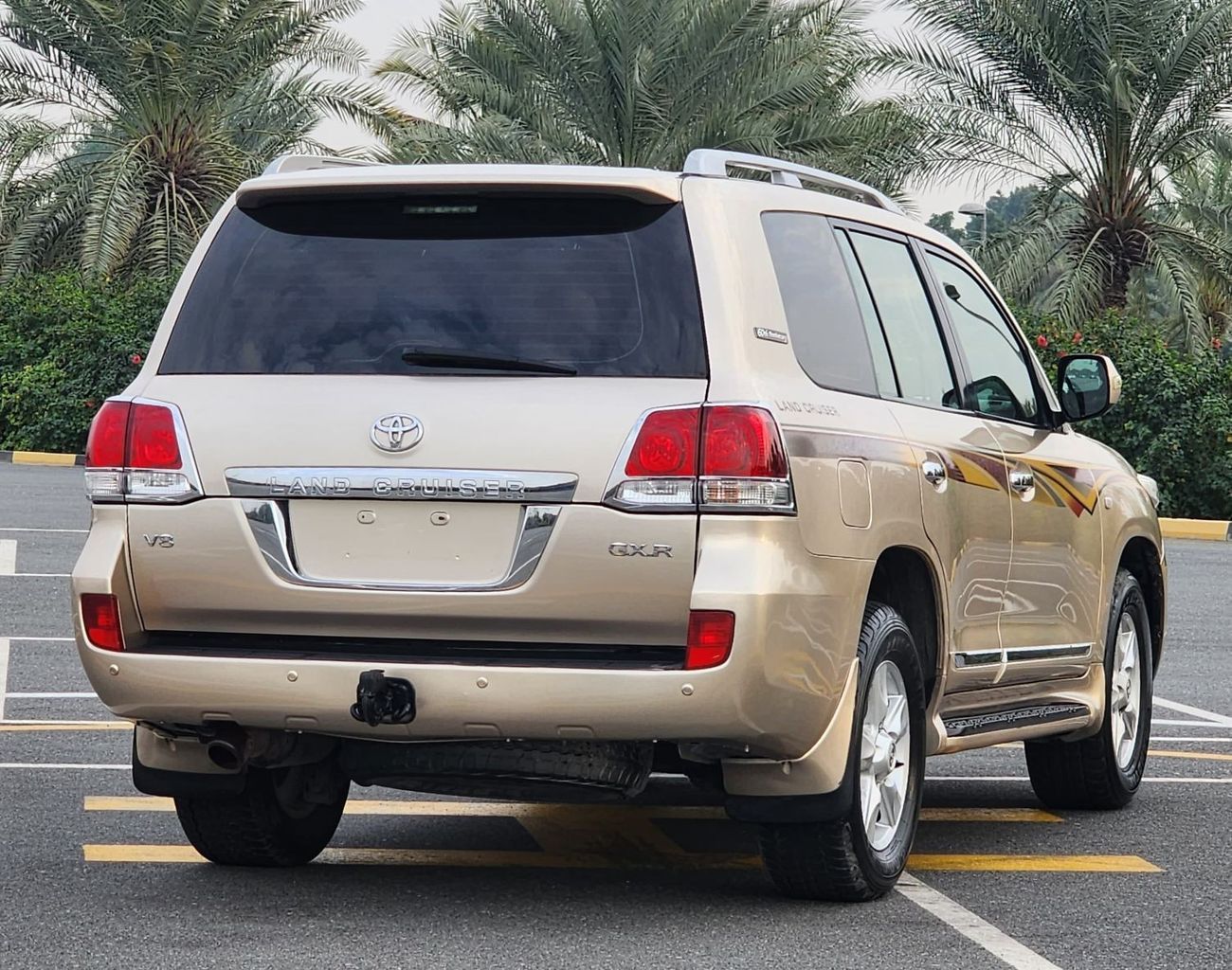 Used Toyota Land Cruiser 2011 for sale in Sharjah - 711133