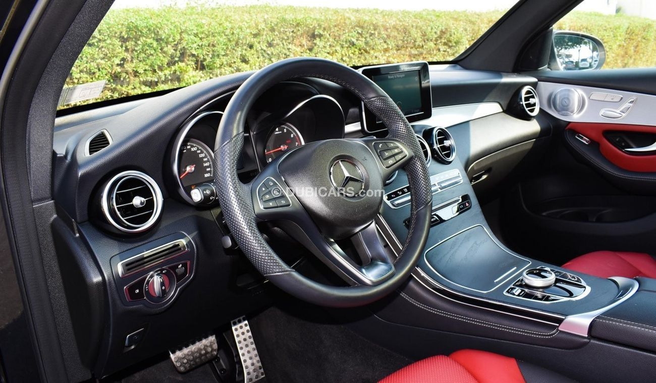 Used Mercedes Benz GLC 300 2019 for sale in Dubai - 562910