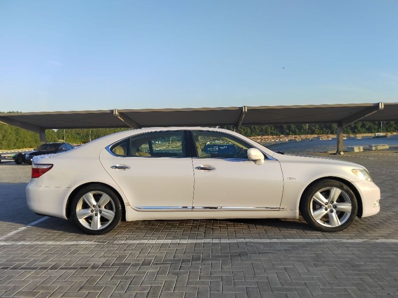 Used Lexus LS460 2009 2009 for sale in Sharjah - 705839