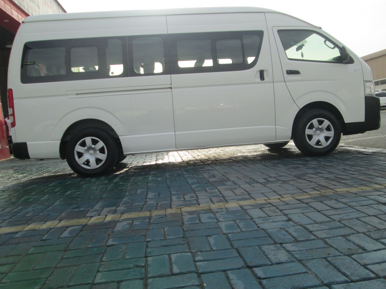 Used Toyota Hiace 2.7L HIACE HI ROOF FULL PASSNGER BUS MID OPTION 2017 ...