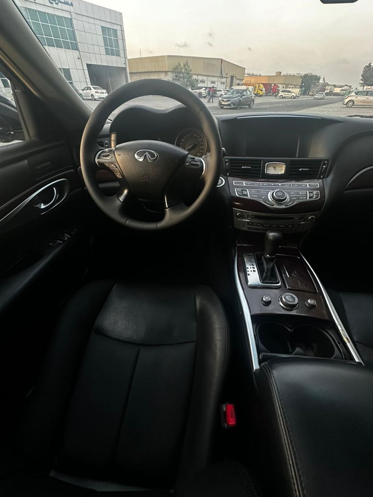 Used Infiniti Q70 Model: 2018 Price: 48000 dirhams Kilometers: 117000 ...