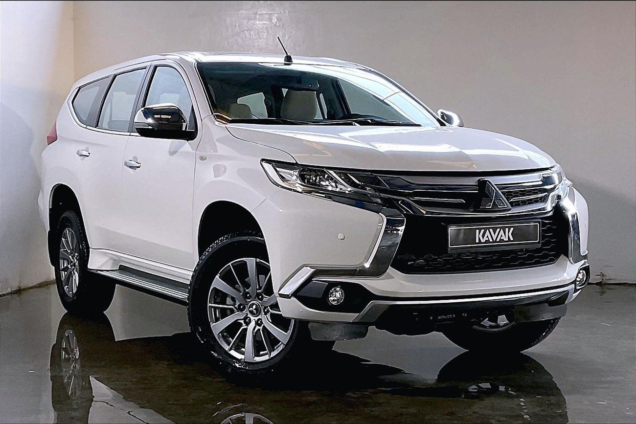 Used Mitsubishi Montero GLS Mid 2019 for sale in Dubai - 555021
