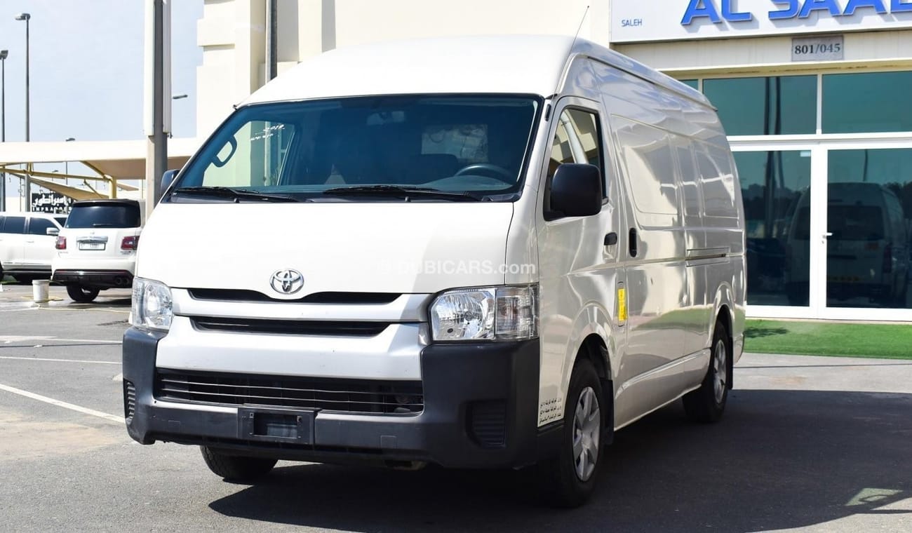 Used Toyota Hiace 2019 for sale in Dubai - 576524