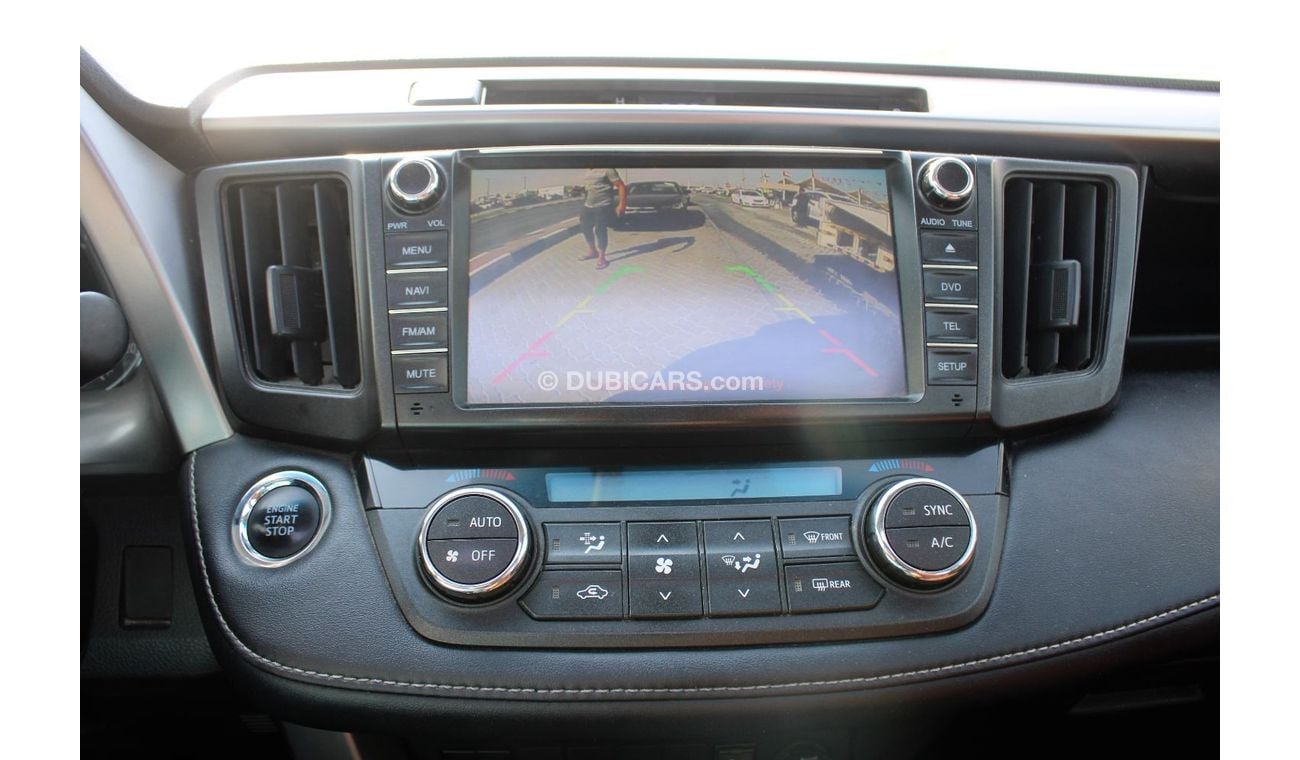 Used Toyota RAV4 ACCIDENTS FREE - GCC - VX - CAR IS IN PERFECT ...