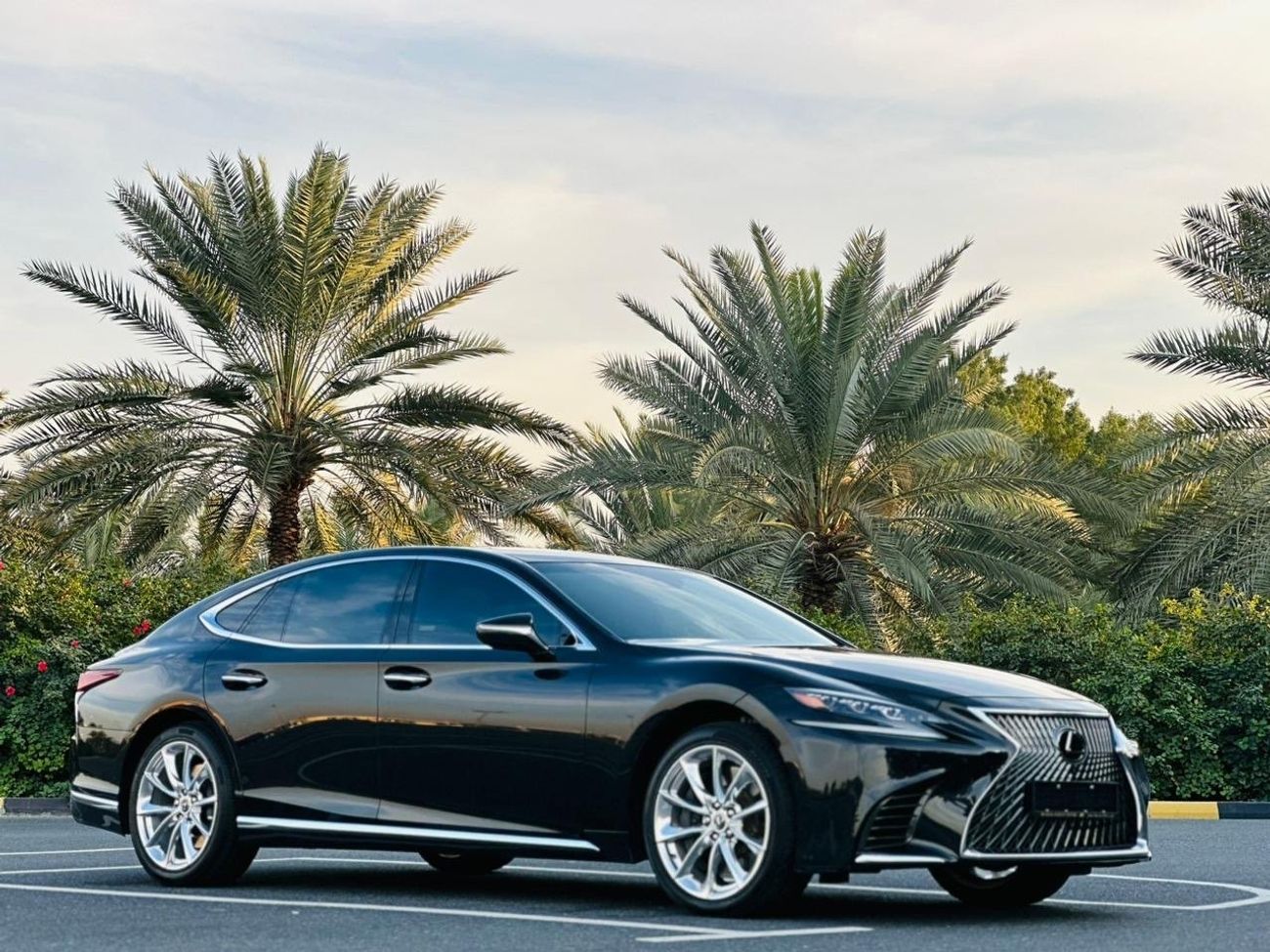 Used Lexus LS500 Platinum 2018 for sale in Dubai - 707051