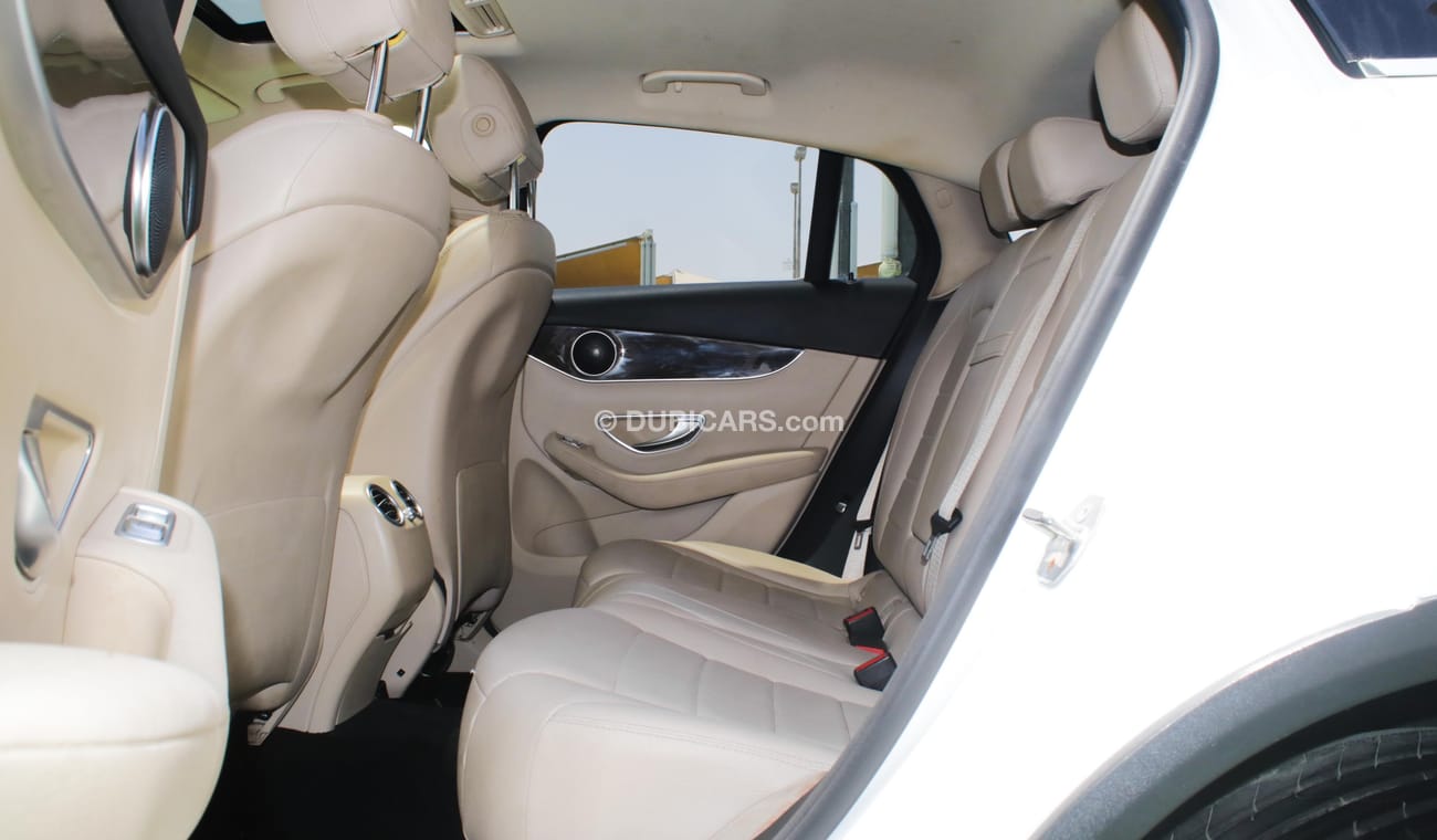 Used Mercedes-Benz GLC 300 2017 for sale in Dubai - 538460